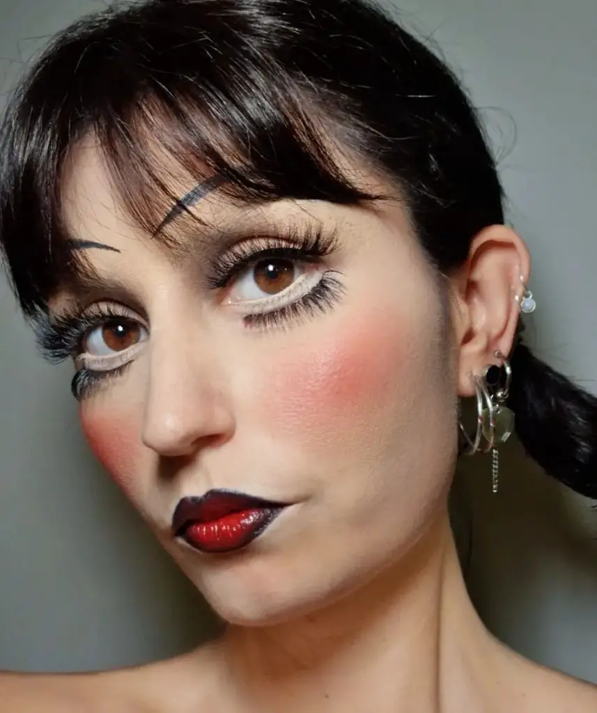 Annabelle Doll Makeup: 27 Easy and Spooky Ideas for a Unique Halloween Look