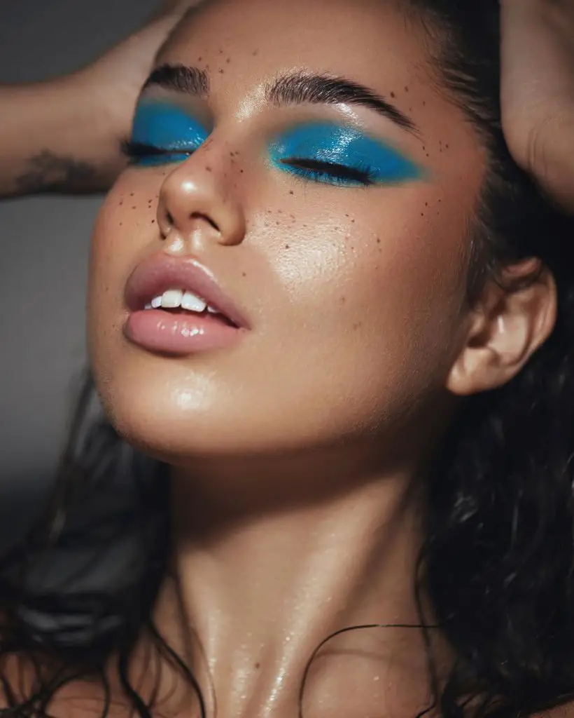 Wet Makeup: 27 Creative and Dewy Ideas for Natural and Editorial Looks