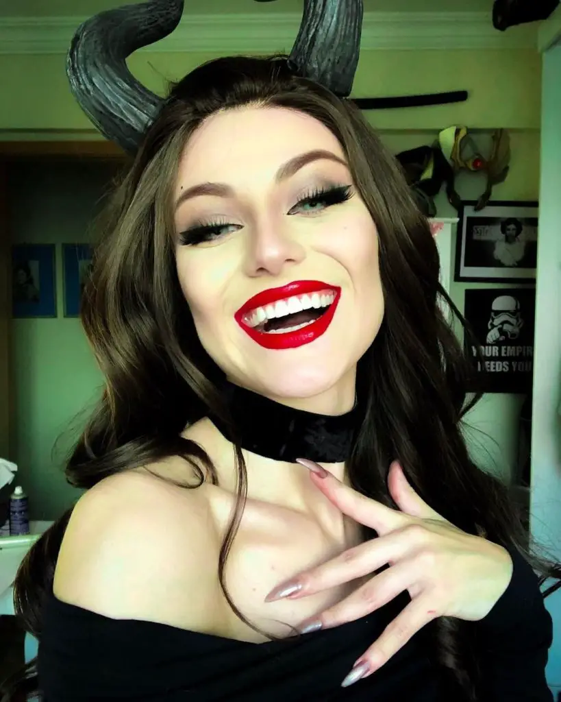 Maleficent Makeup: 27 Easy and Creative Ideas for a Spooky Halloween Look