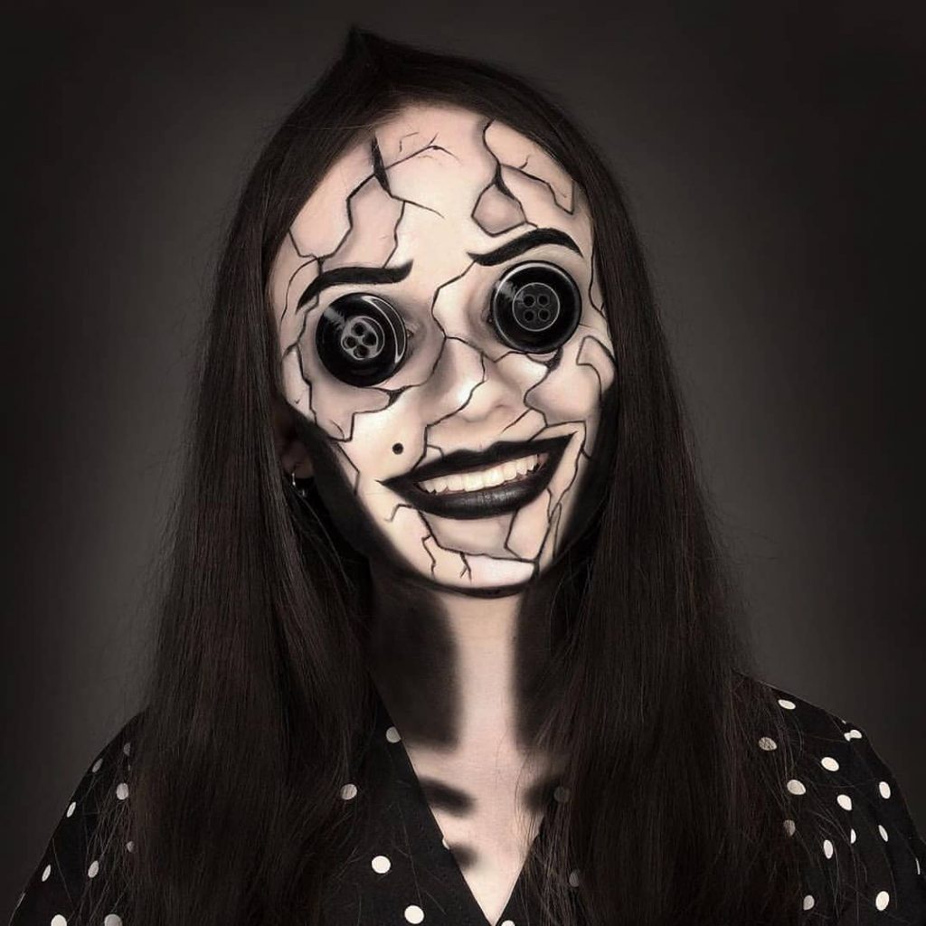 Terrifying Makeup: 27 Ideas for Halloween and Beyond