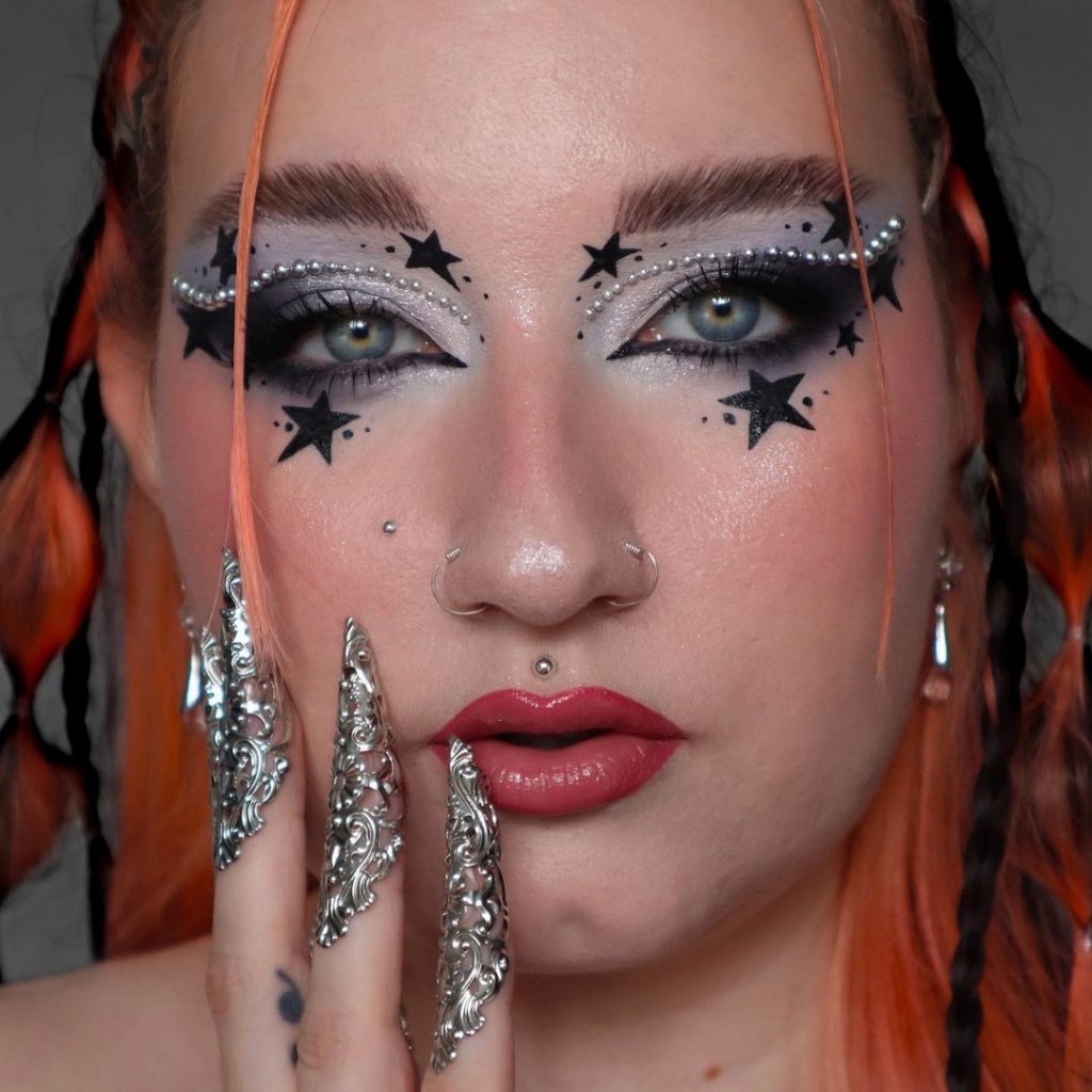 Star Makeup: 29 Ideas for Every Occasion and Style