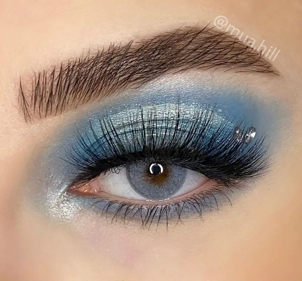 25 Enchanting Elsa Makeup Ideas: Transform into the Ice Queen - owixiwo.com