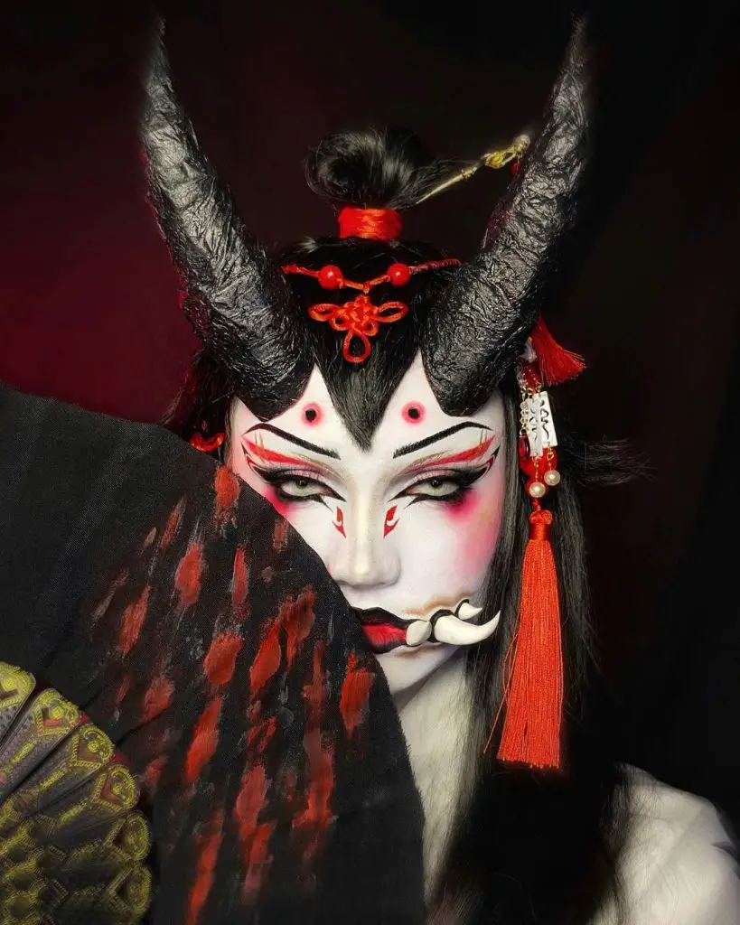 27 Death Makeup Ideas: Trendy, Easy Halloween Looks for Women and More