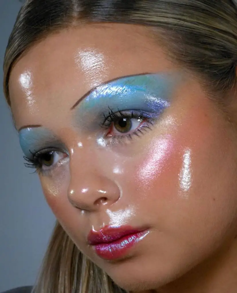 Porcelain Doll Makeup: 25 Spooky and Pretty Ideas for Halloween and Beyond