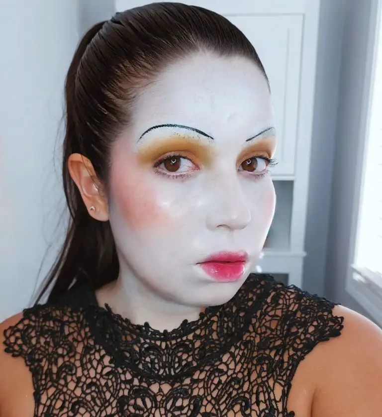 Porcelain Doll Makeup: 25 Spooky and Pretty Ideas for Halloween and Beyond