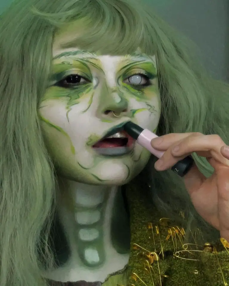 25 Vampire Makeup Ideas for Men: Easy and Gothic Looks for Halloween