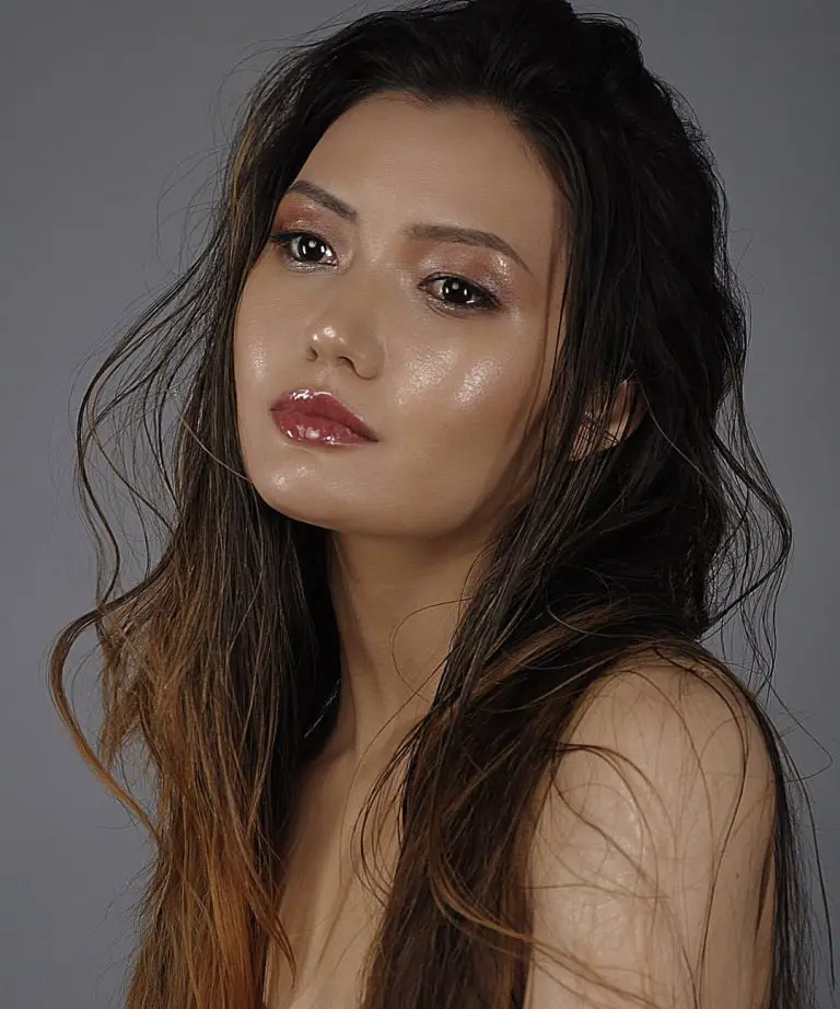 Wet Makeup: 27 Creative and Dewy Ideas for Natural and Editorial Looks