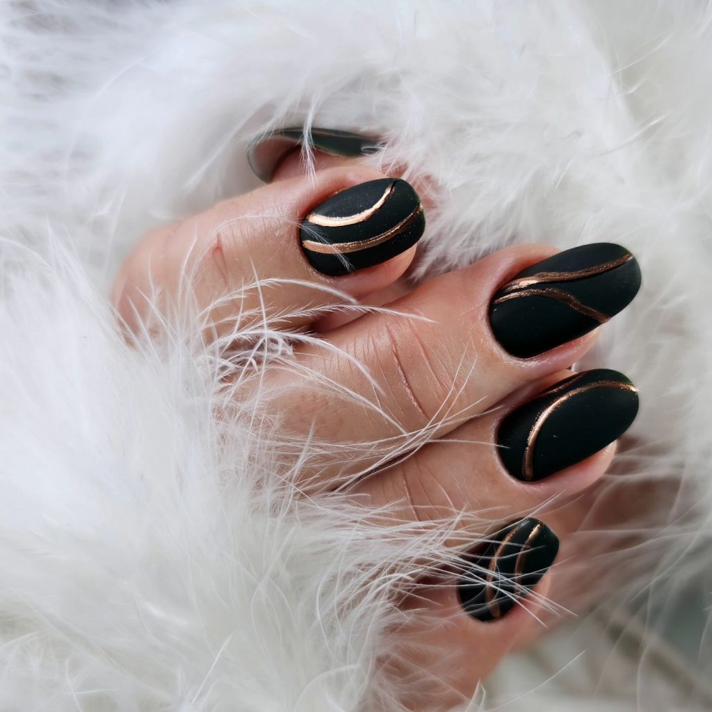 Top Winter Nail Ideas 2024-2025: Trendy Designs, French Tips, and ...
