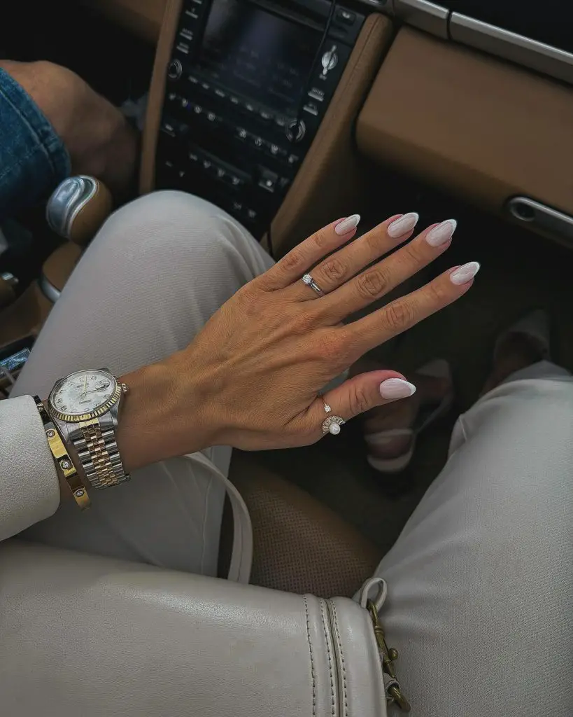 27 Timeless Old Money Nail Designs for Winter and Beyond: Short, Almond ...