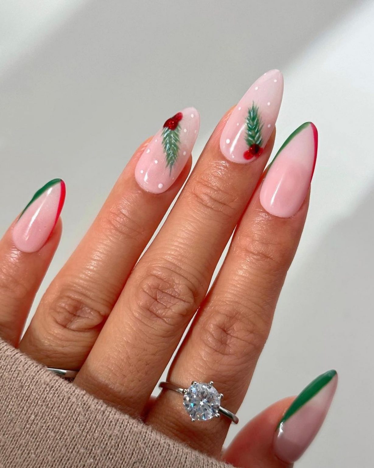 December Nail Trends: Festive Christmas Designs and Elegant Winter ...