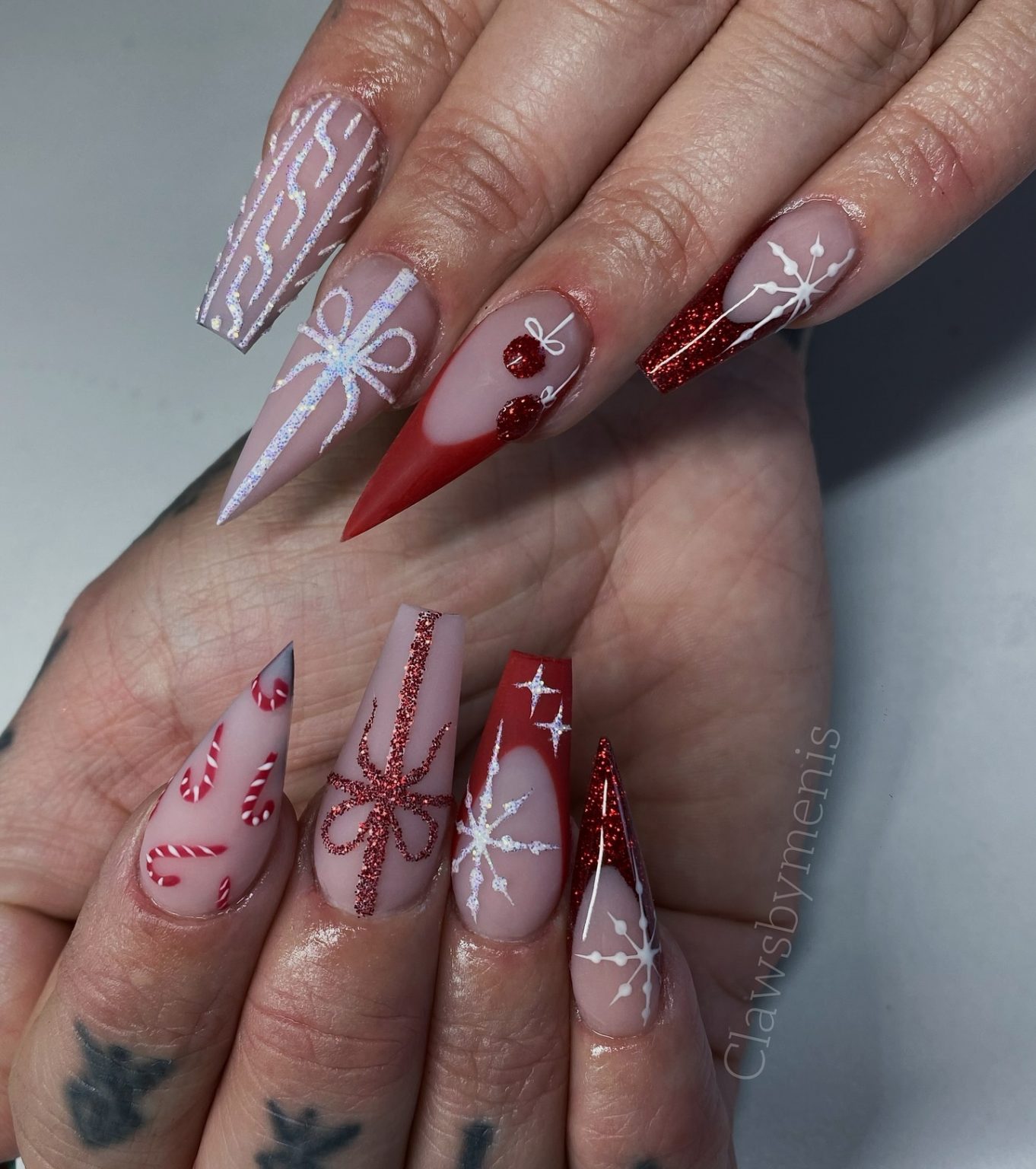December Nail Trends: Festive Christmas Designs and Elegant Winter ...